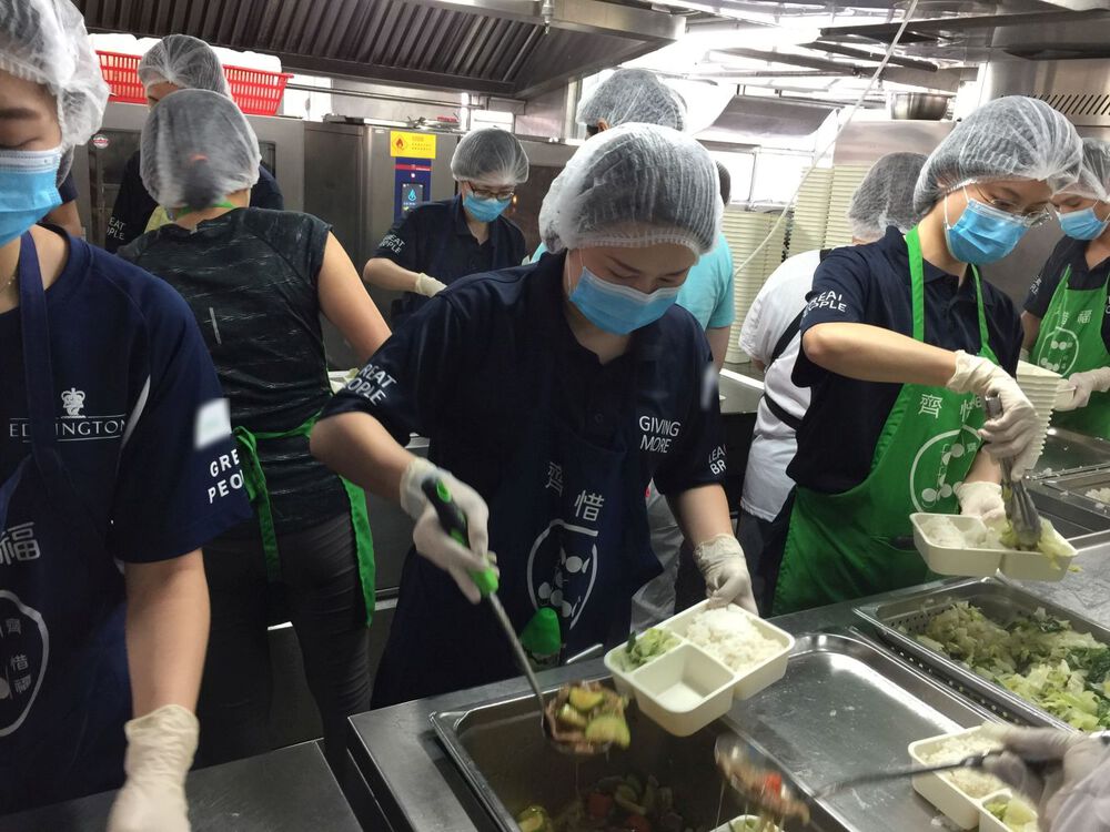 Edrington HK Ltd成員到齊惜福油塘社區廚房參觀及參與義工服務 — Food for Good
