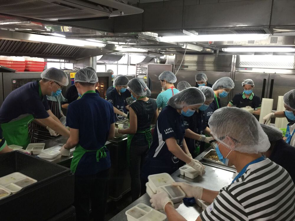 Edrington HK Ltd成員到齊惜福油塘社區廚房參觀及參與義工服務 — Food for Good